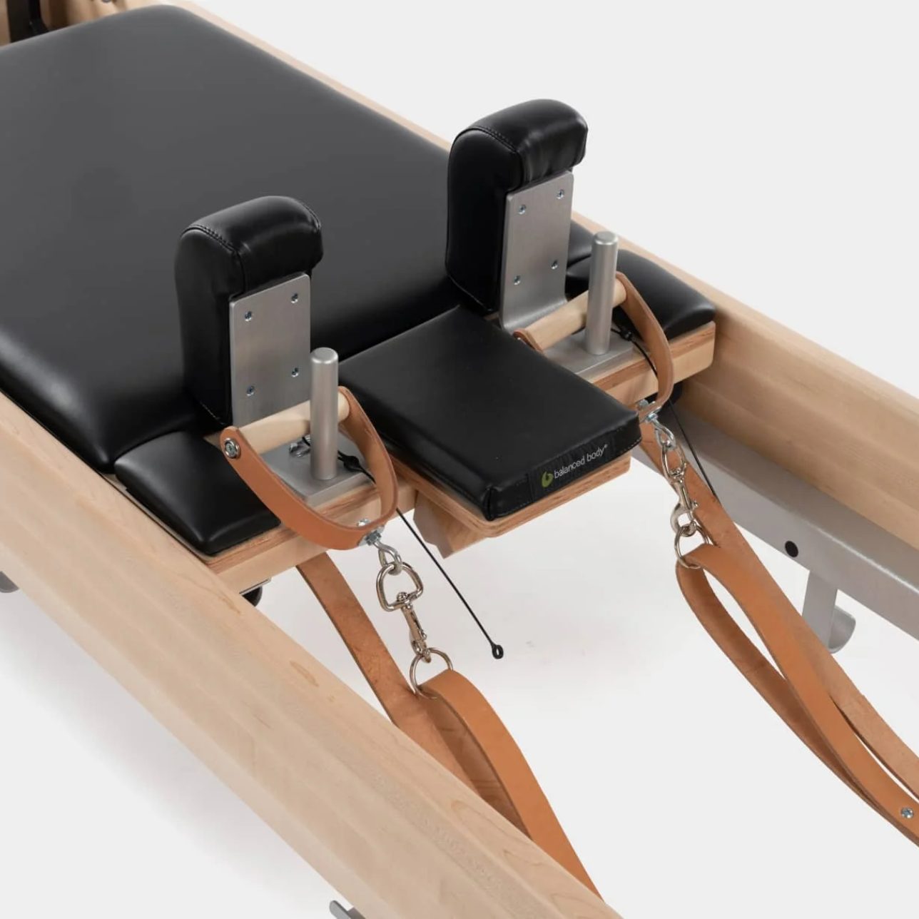 Ontdek de CenterLine Reformer met Tower & Mat systeem - Yoga-PilatesShop.nl