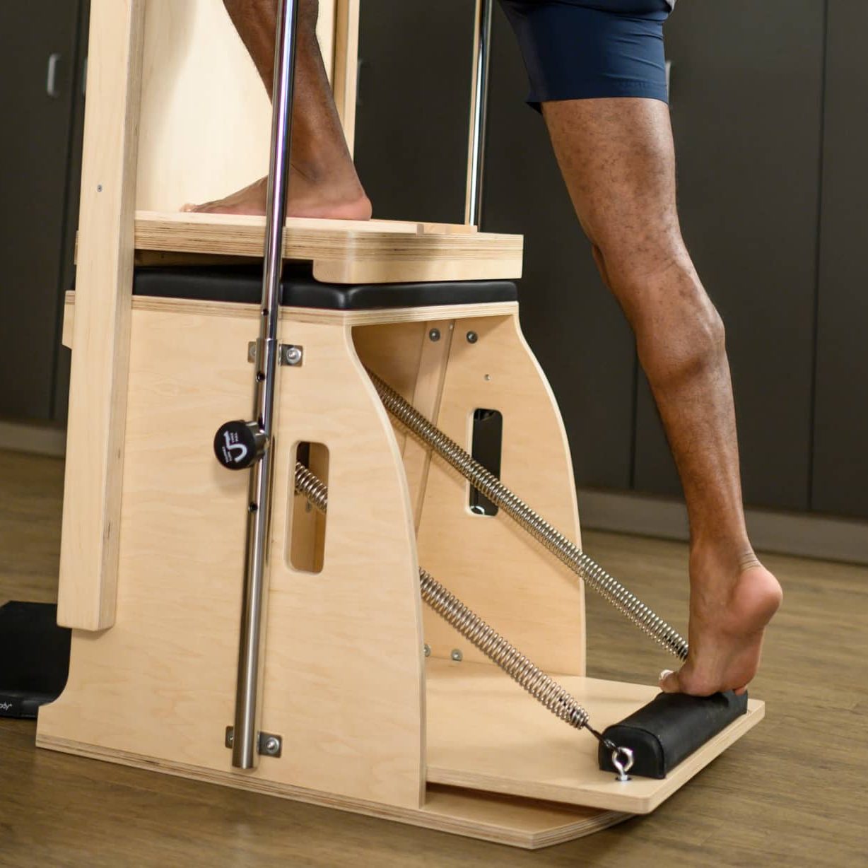 Ontdek de Wunda Chair van Balanced Body - Nu bij Yoga-PilatesShop.nl